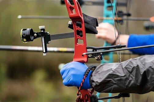 How To Set Up A Compound Bow (The Basics)
