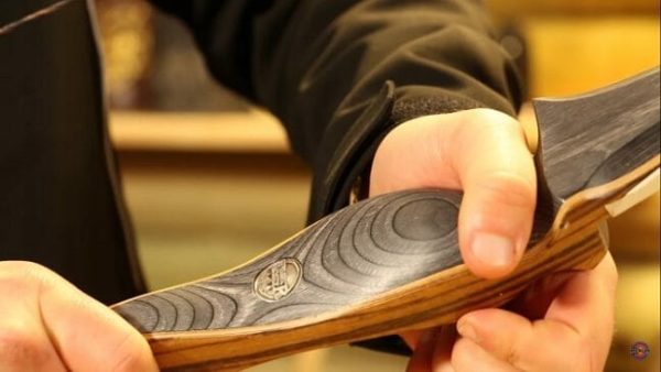 How To Measure Recurve Bow Length (in 2 Ways!)