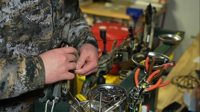 How To Adjust The Draw Length On A Compound Bow (Step-by-Step Guide)
