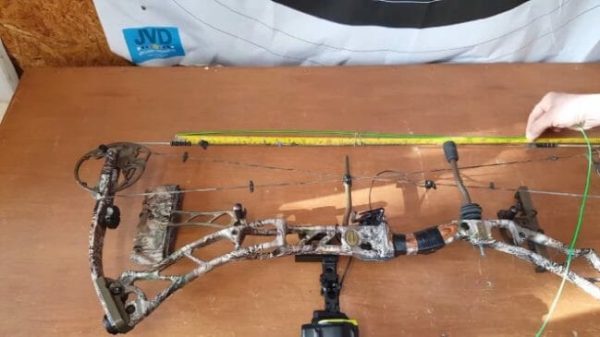 How To Measure A Compound Bow String (2-Method Guide)